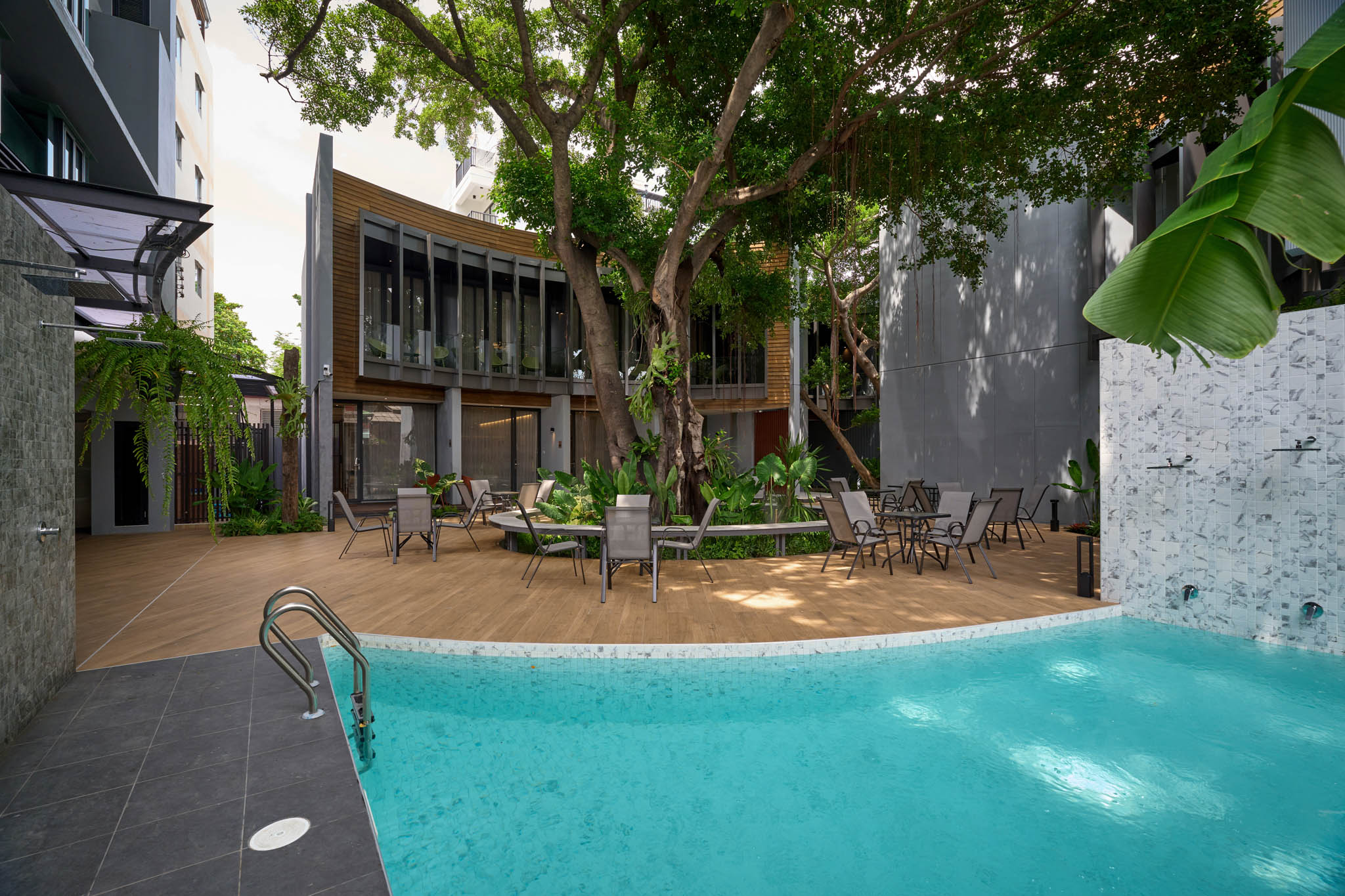 Accommodations | Red Door Samsen Hotel